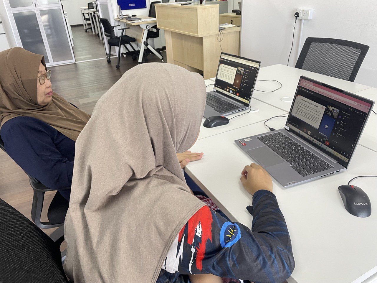 Mahir Foto Minggu 3 Mobilegrafi - Quiz 30 Minit - Apa Itu Mobilegrafi, Ciri2 & Kelebihan ...